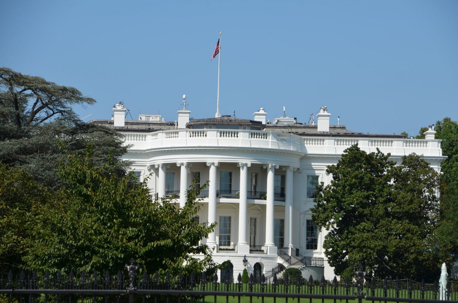 15 Huge Facts About The White House - Fact City