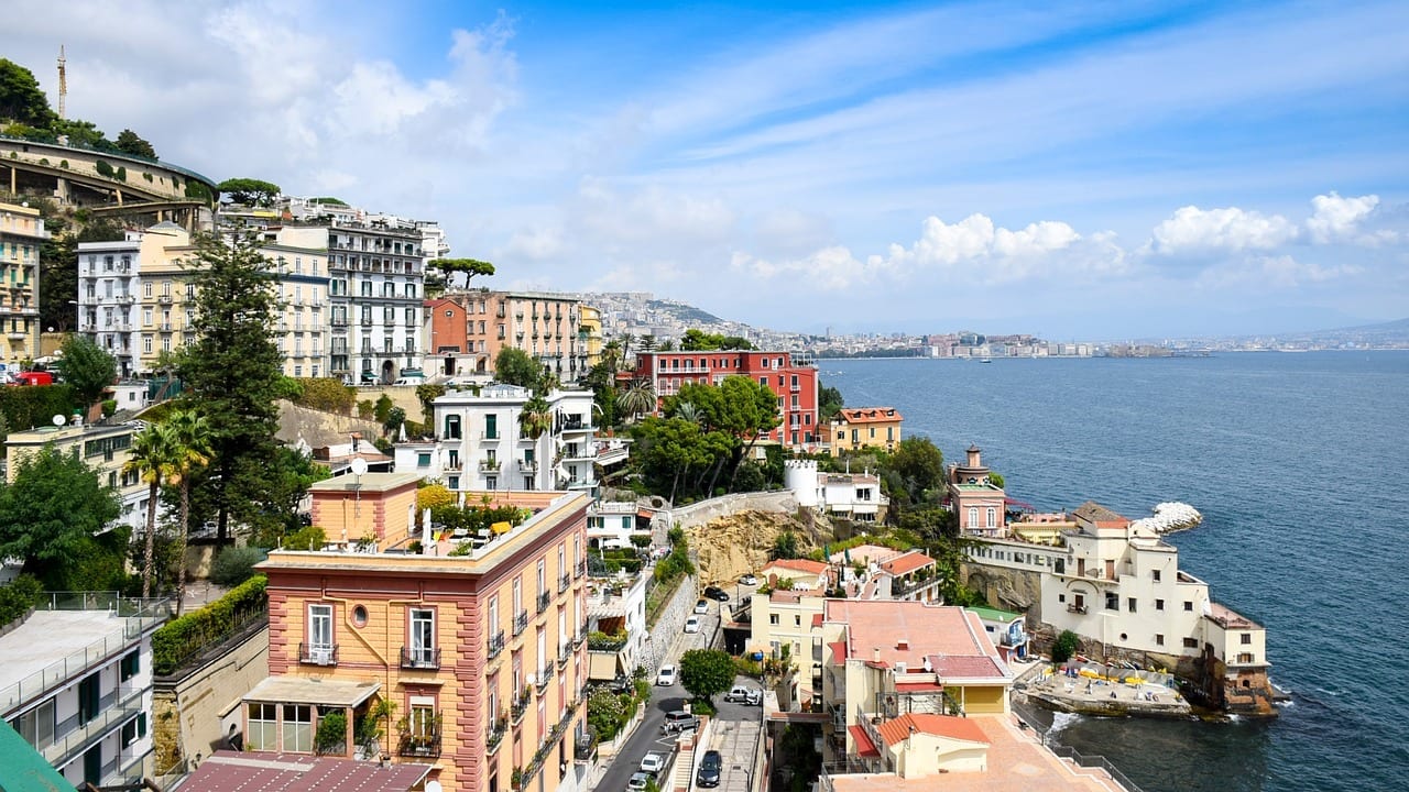 22 Amazing Facts About Naples - Fact City
