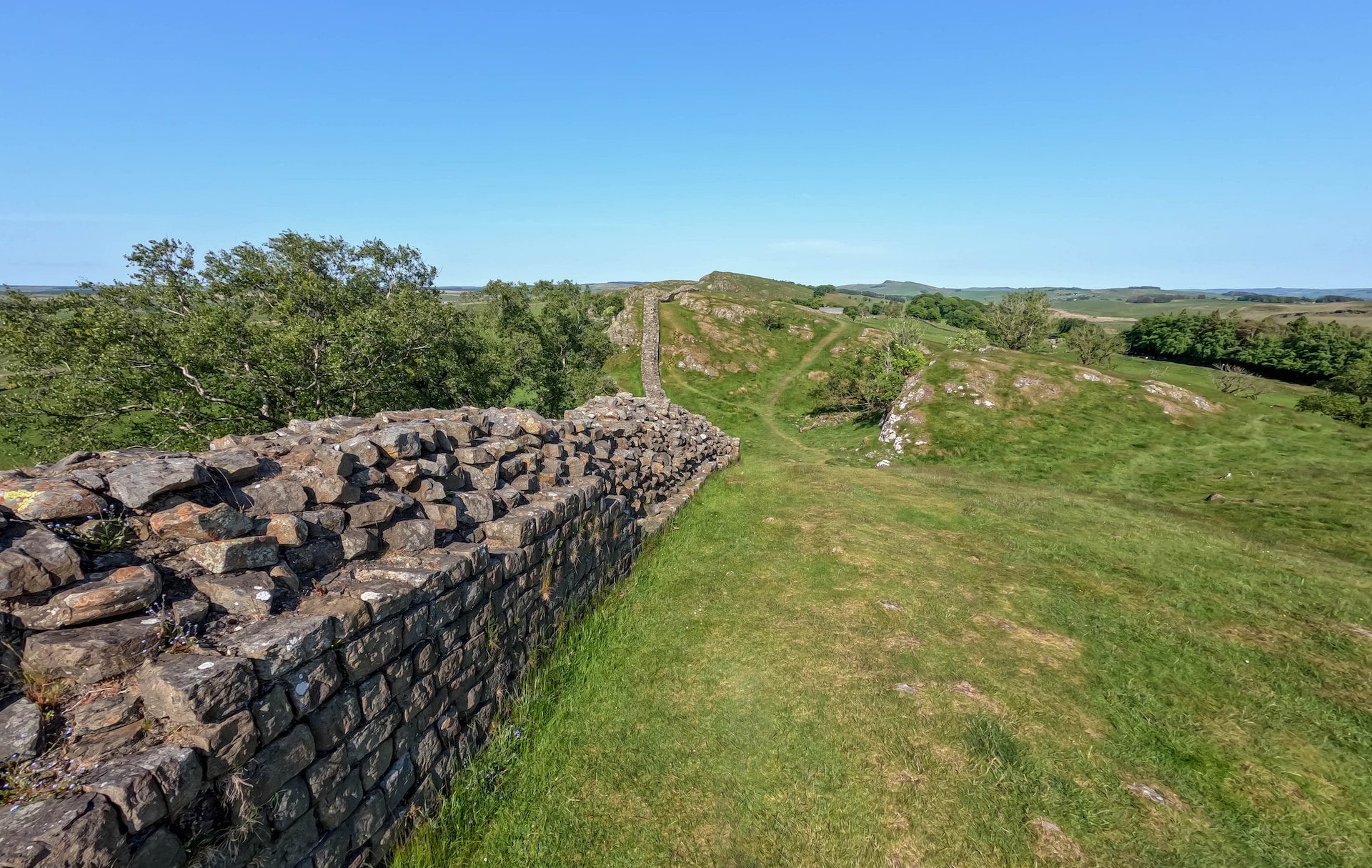 10 Solid Facts about Hadrian’s Wall - Fact City